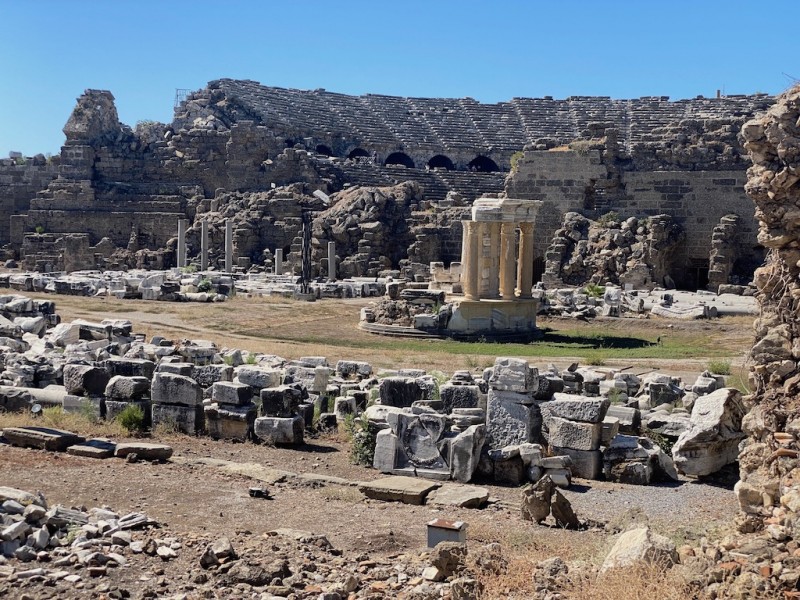 Side Antik Kenti - Pamfilya'nın Liman Kenti | Küçük Dünya | Gezi Rehberi